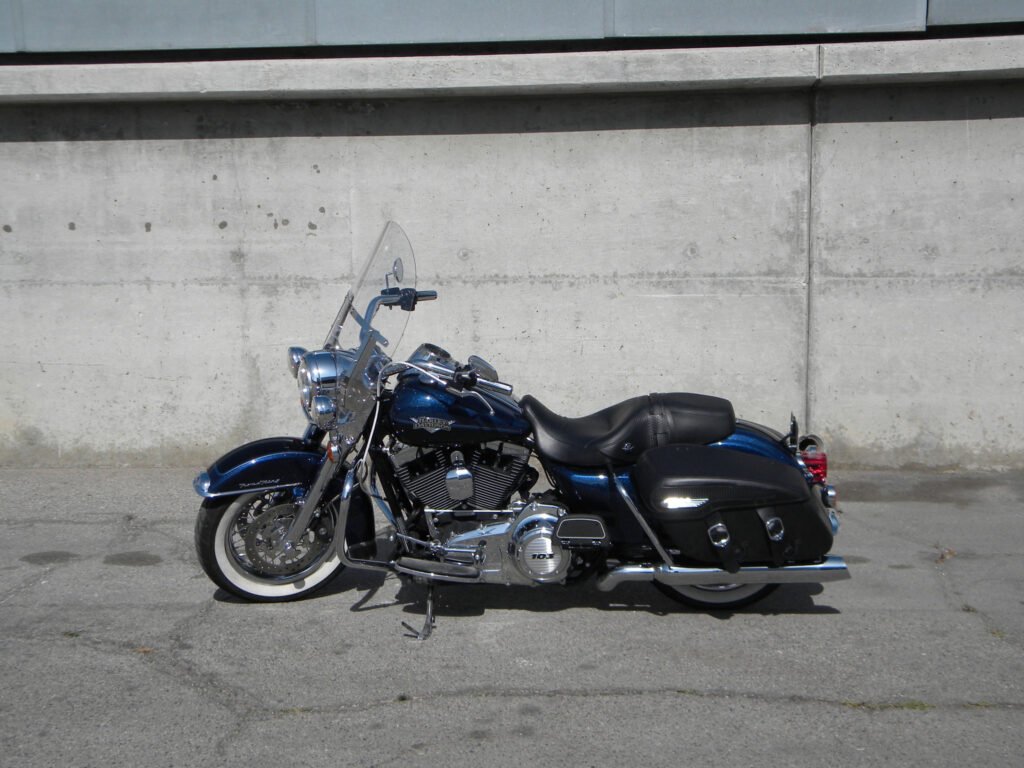2013 Harley Davidson Road King Classic Blue FLHRC For Sale